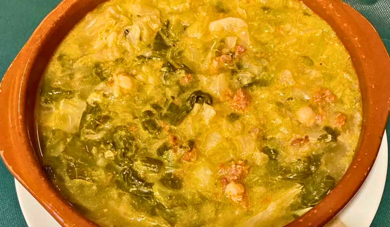 Descubre la receta perfecta de caldo gallego para el invierno
