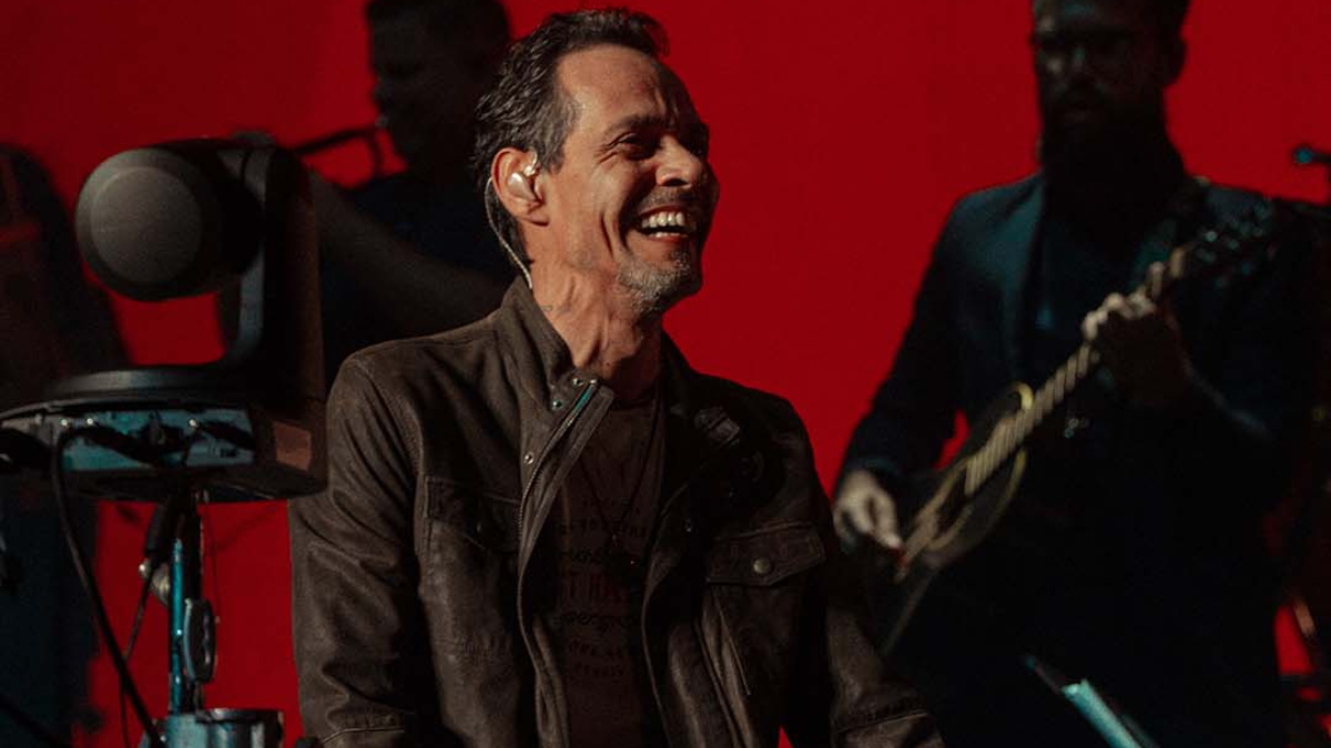 Fuerte preocupación sobre Marc Anthony por unos gestos en pleno concierto