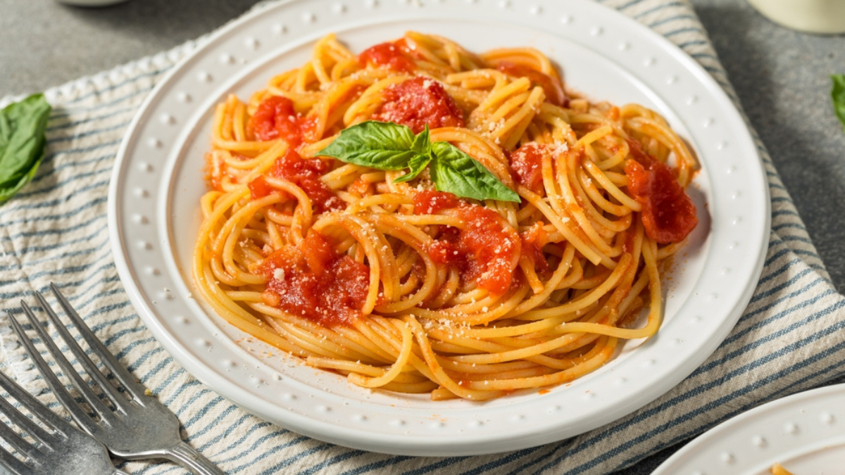 El mejor spaghetti al pomodoro e basilico: sencillo y delicioso