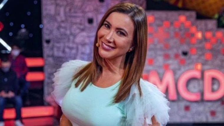 Con un vestido súper escotado, Mariazel deja con la boca abierta a ...