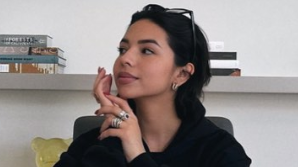 Quién es el misterioso hombre que acompaña a Ángela Aguilar en Instagram