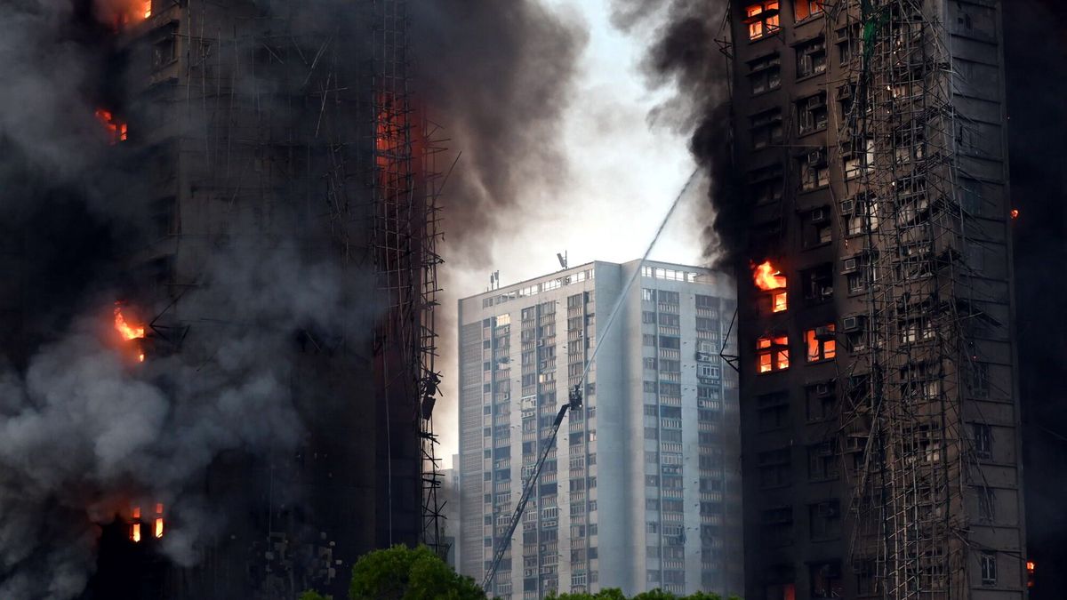 Incendio en China: Hong Kong llora a sus muertos, honra a sus héroes y ...