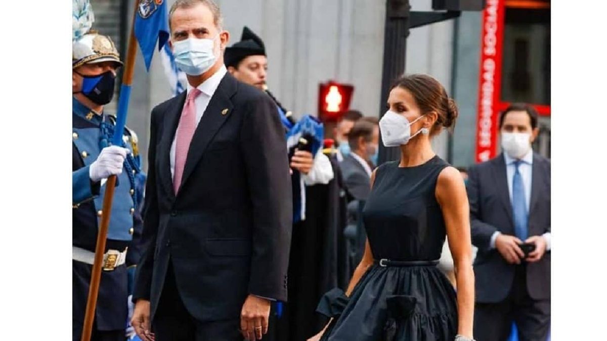 Letizia Ortiz cambió el look y causó alto impacto