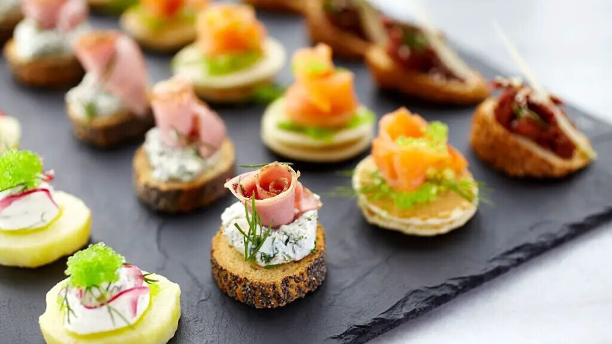 ¿Tienes una reunión? Prepara estos canapés gourmet super fáciles y sabrosos