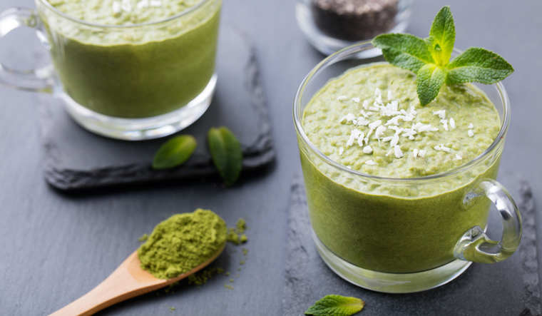 Prepara en casa un mousse de matcha: un postre elegante y saludable