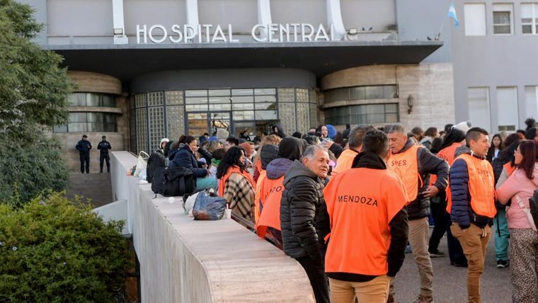 Paro en el Hospital Central este miércoles: los motivos