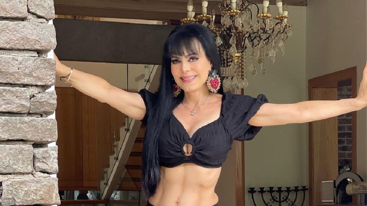 Luciendo un bikini, Maribel Guardia enseña su cuerpo a natural y deslumbra a todos